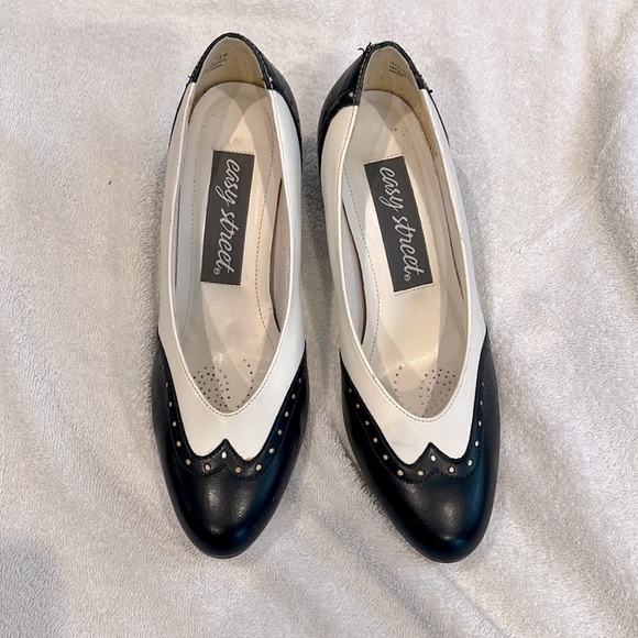 easy street | Shoes | Retro Saddlewingtip Heels | Poshmark